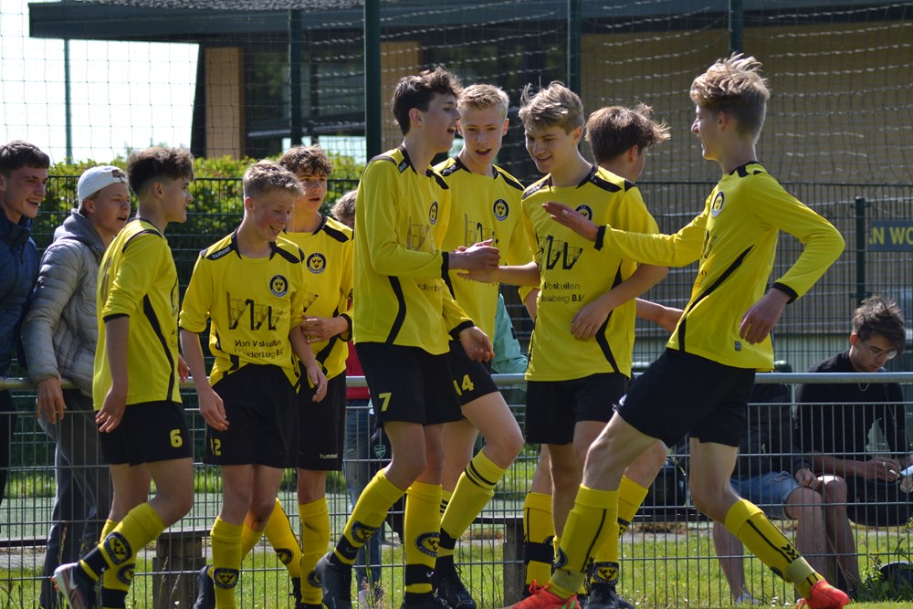 Woudenberg JO16-1 kampioen na winst op concurrent Vriendenschaar - v.v. Woudenberg