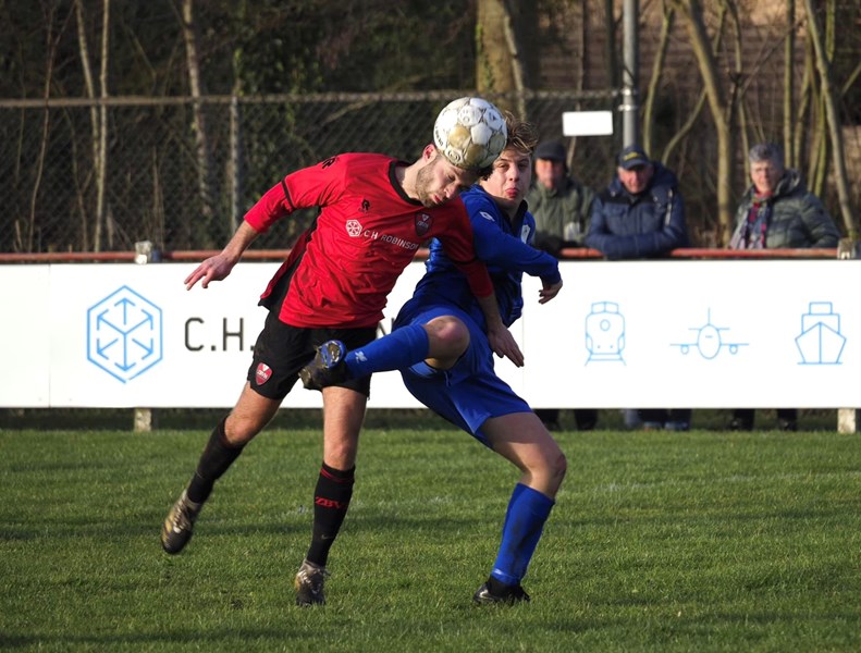 Zwaar gehavend ZBVH strijdend onderuit tegen kersverse koploper 's ...