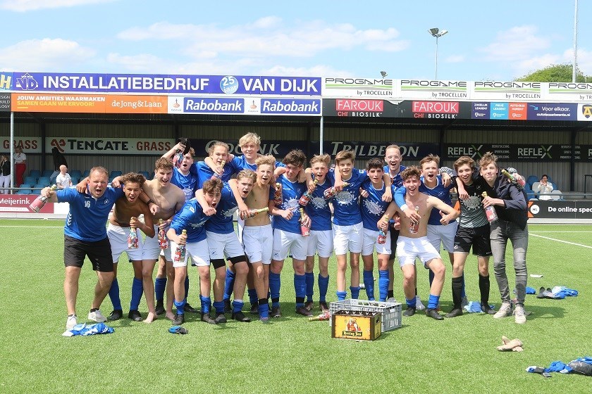 De Zweef JO17-1 Kampioen - RKSV De Zweef