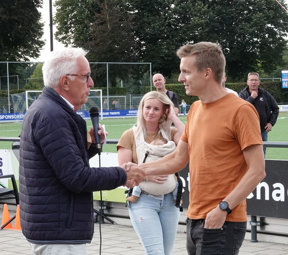 Eerste punt Mannen 1 en officieel afscheid van Tom Hegeman en Evander ...