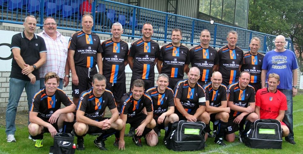 VV Pernis veteranan 1 in het nieuw gestoken - vvpernis